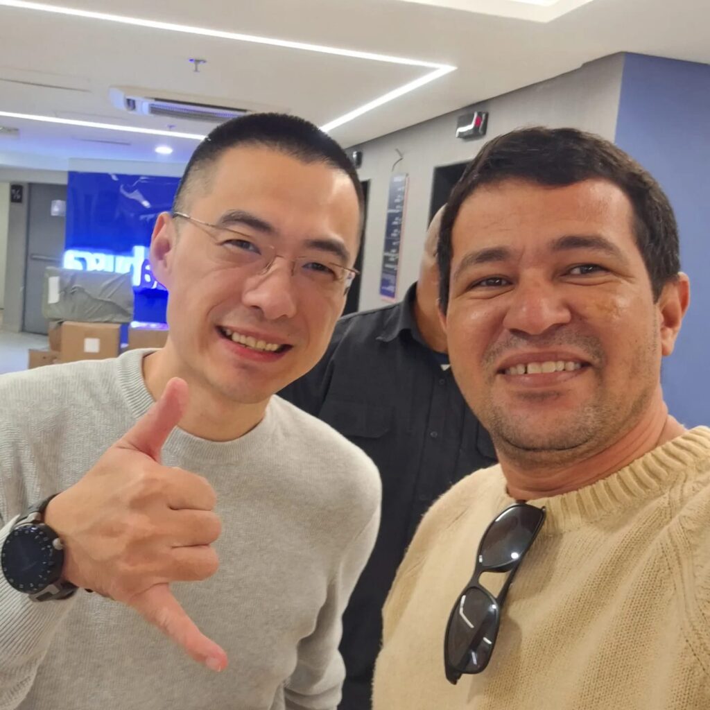 Busca Busca: quem é o empresário chinês dono da loja que virou sucesso ...